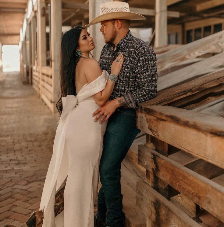 Laura’s I Do Collection – Wiseman’s Western