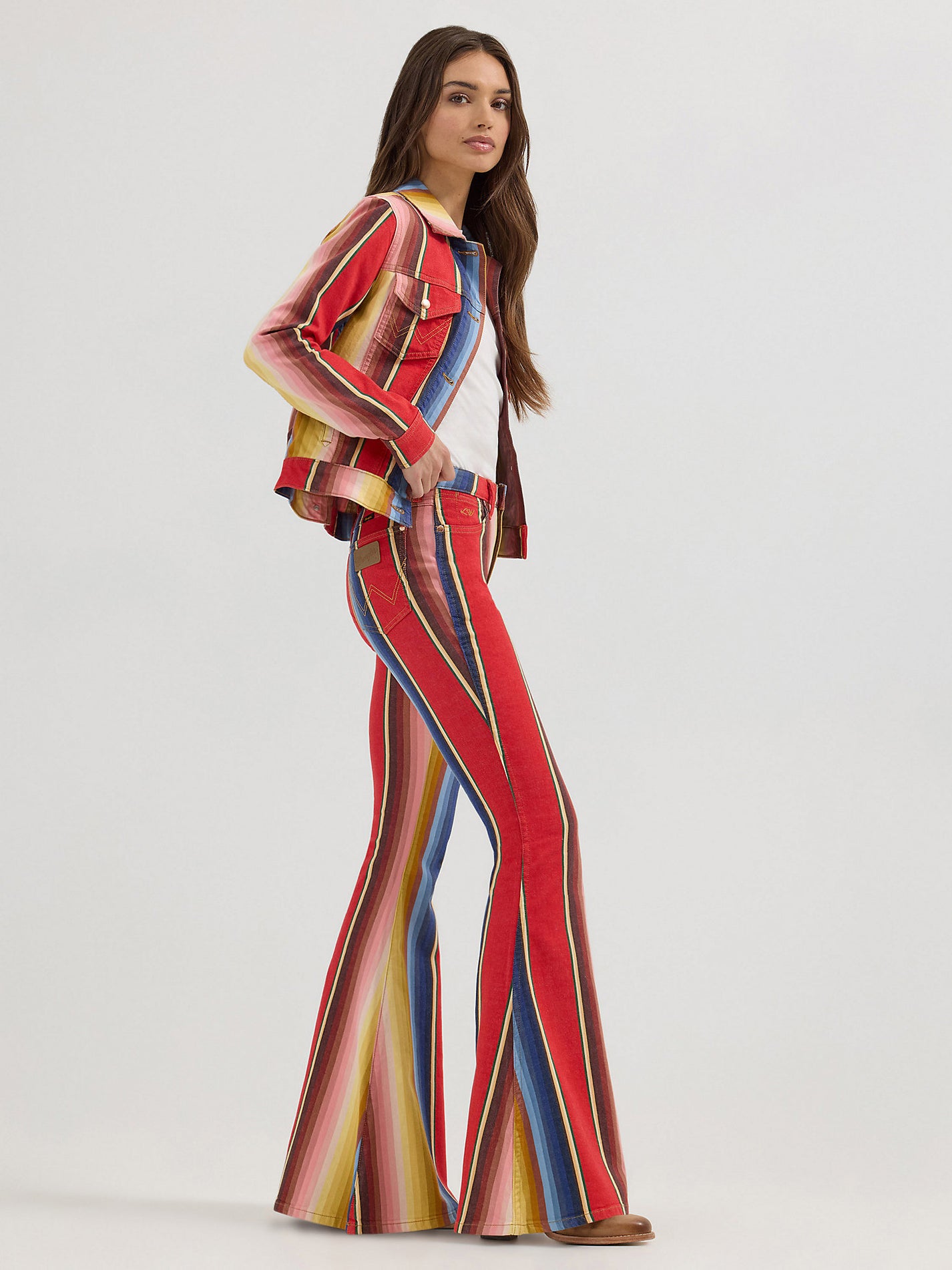 Sale Wrangler X Lainey Wilson Rodeo Serape Bell Bottom Jeans – Wiseman ...