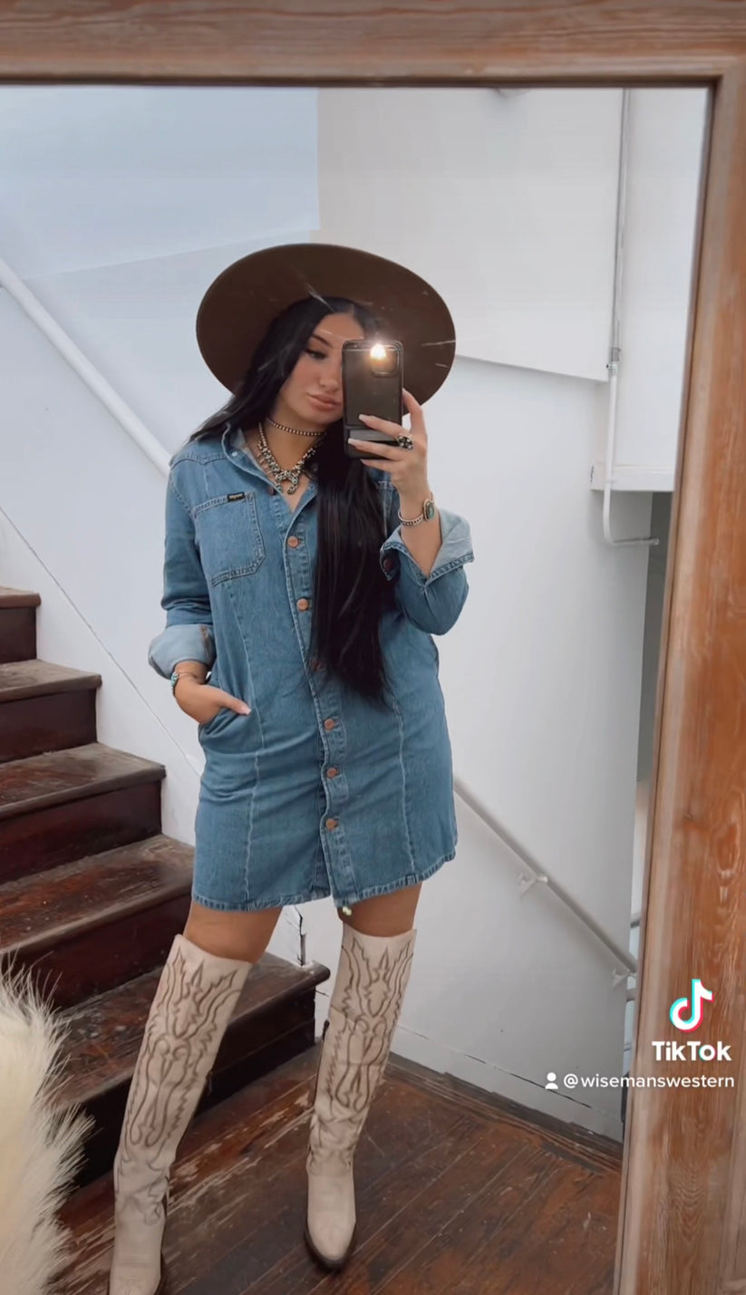 Final Sale Wrangler Beth Button Dress – Wiseman’s Western